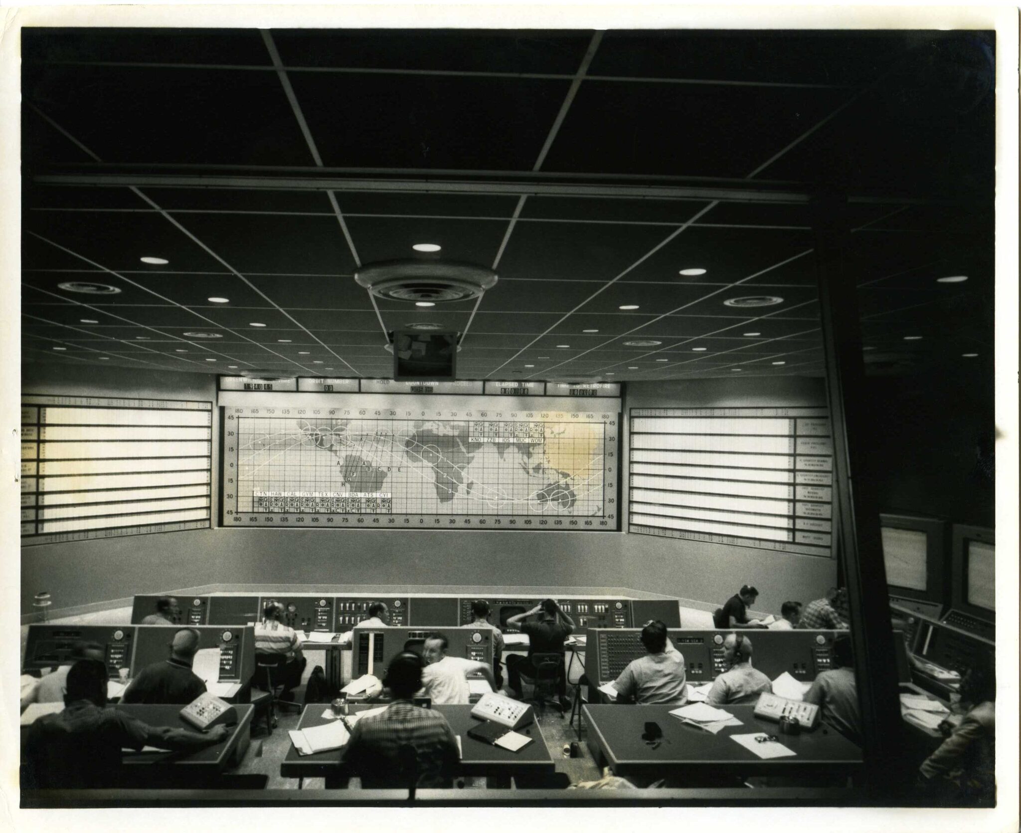 Mercury, Mercury Control Center, Men at consoles | NASA – GADCOLLECTION